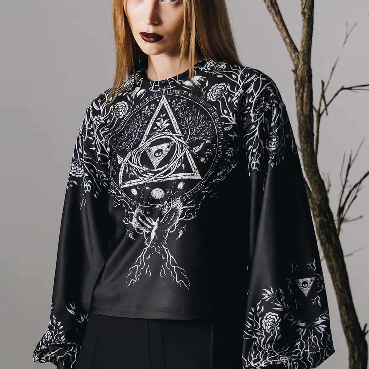 Eye of the Infinite Bishop Sweater - Limited – BlackMilk Clothing
